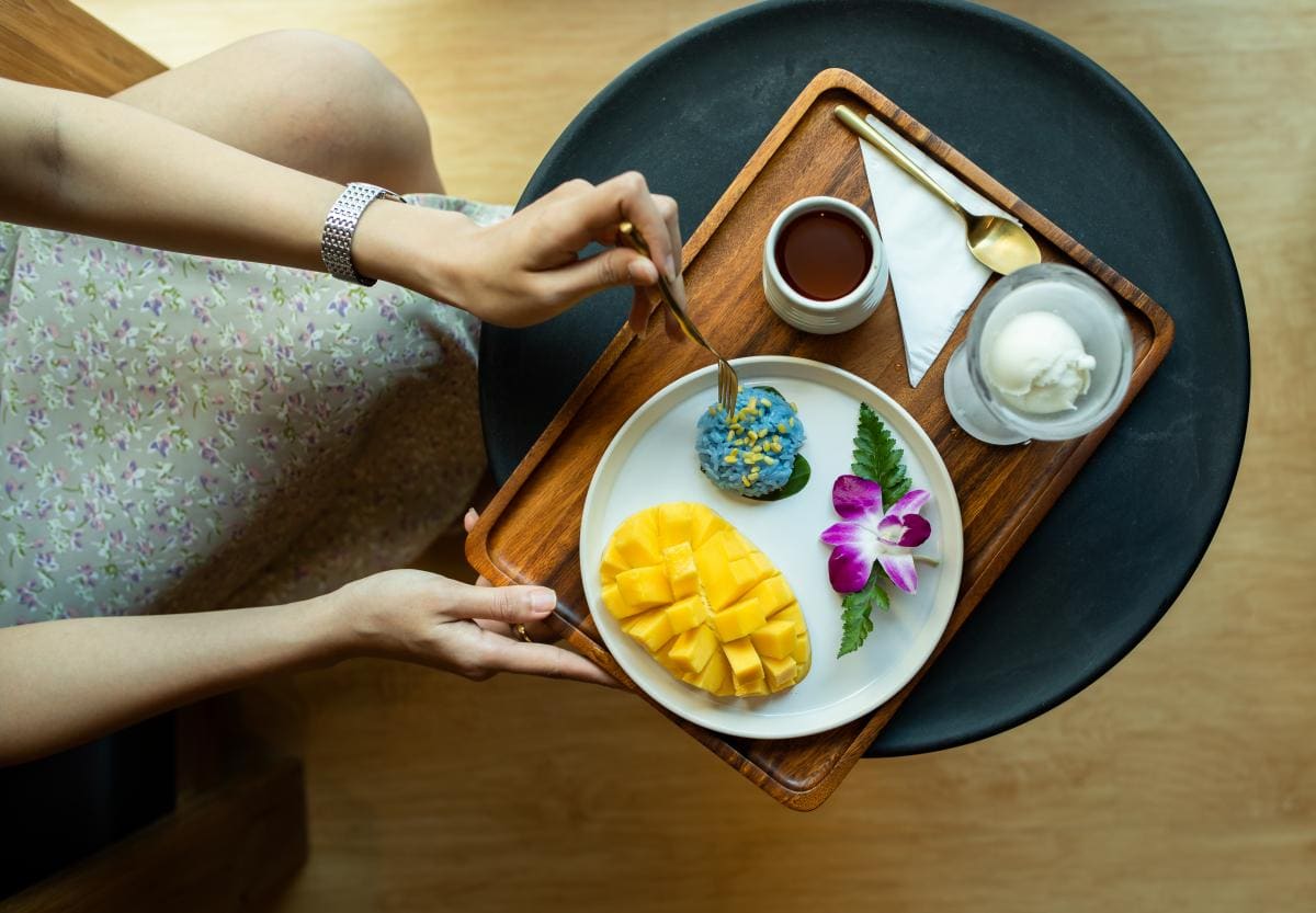 4-Hands Aroma Oil Massage | Makkha Health & Spa